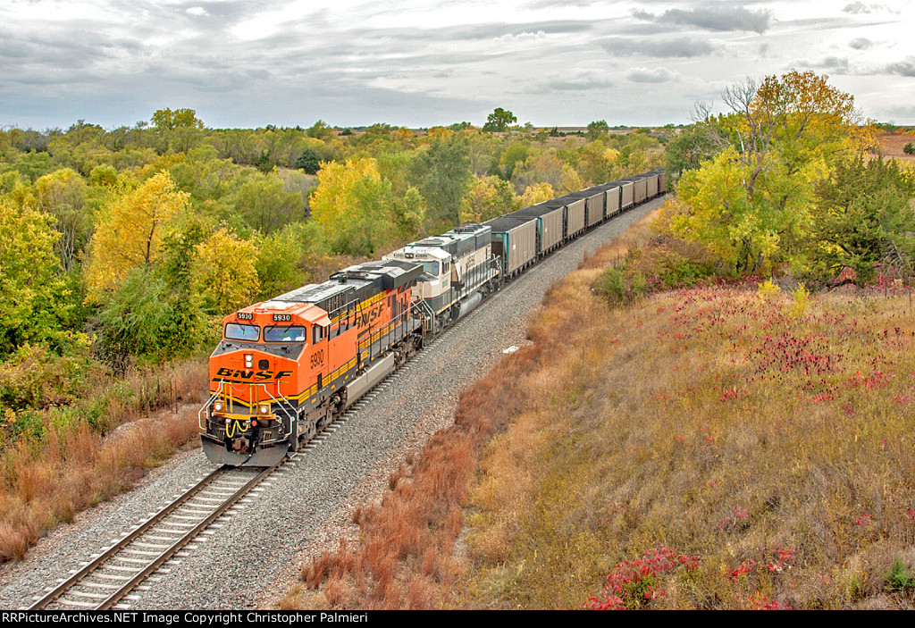 BNSF 5930 Leads C-BTMSKS0-16